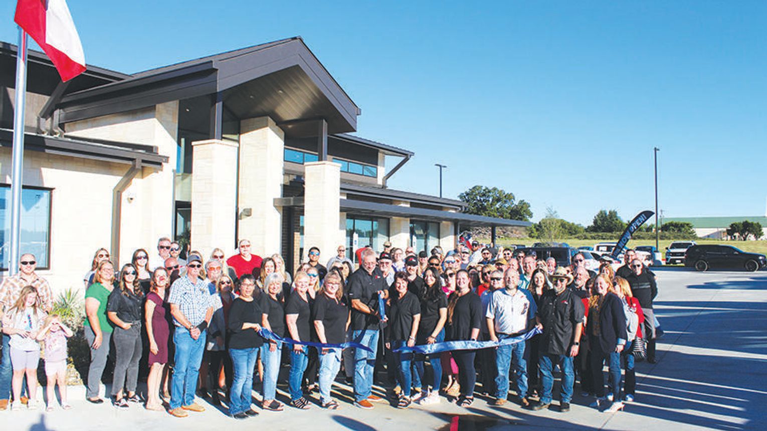 Hundreds attend First State Bank grand opening